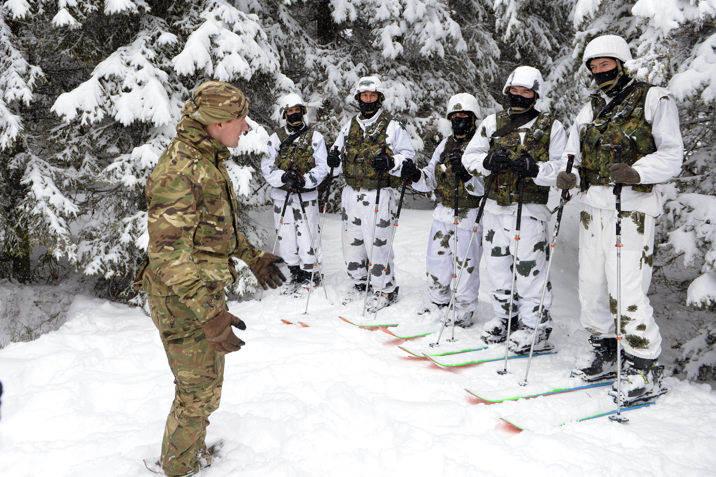 British Army Soldiers Deliver Cold Weather Training The British Army British Army Soldiers Deliver Cold Weather Training The British Army