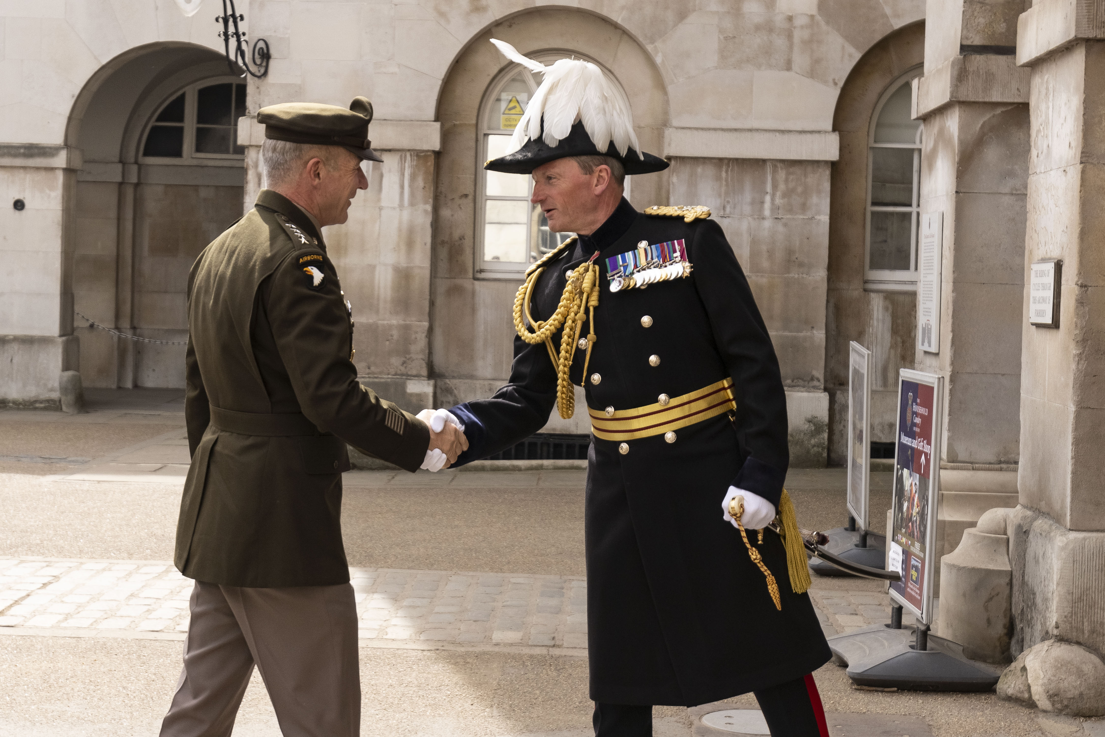 The Chief of Staff of the United States Army visits British Army | The ...