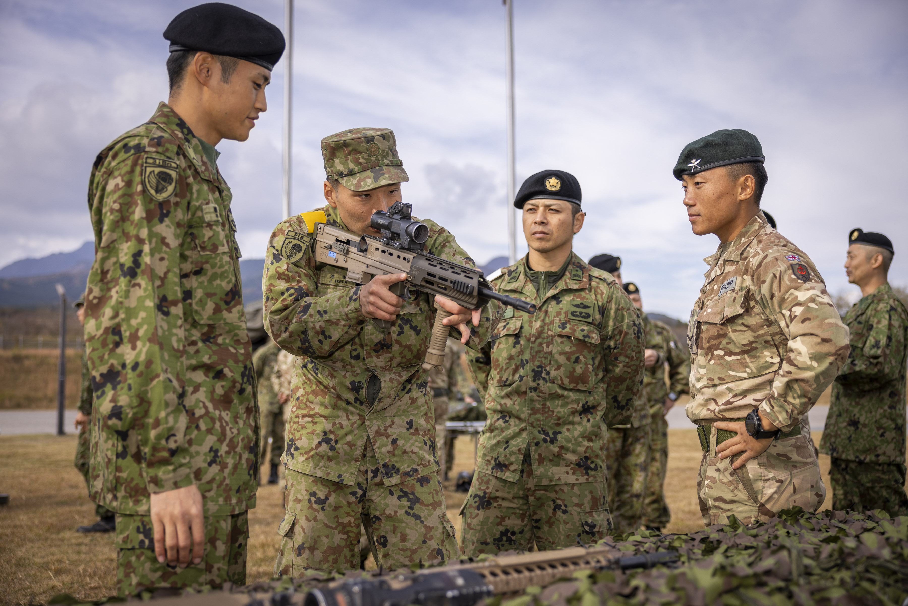 British troops embed with Japanese armed forces for first time | The ...